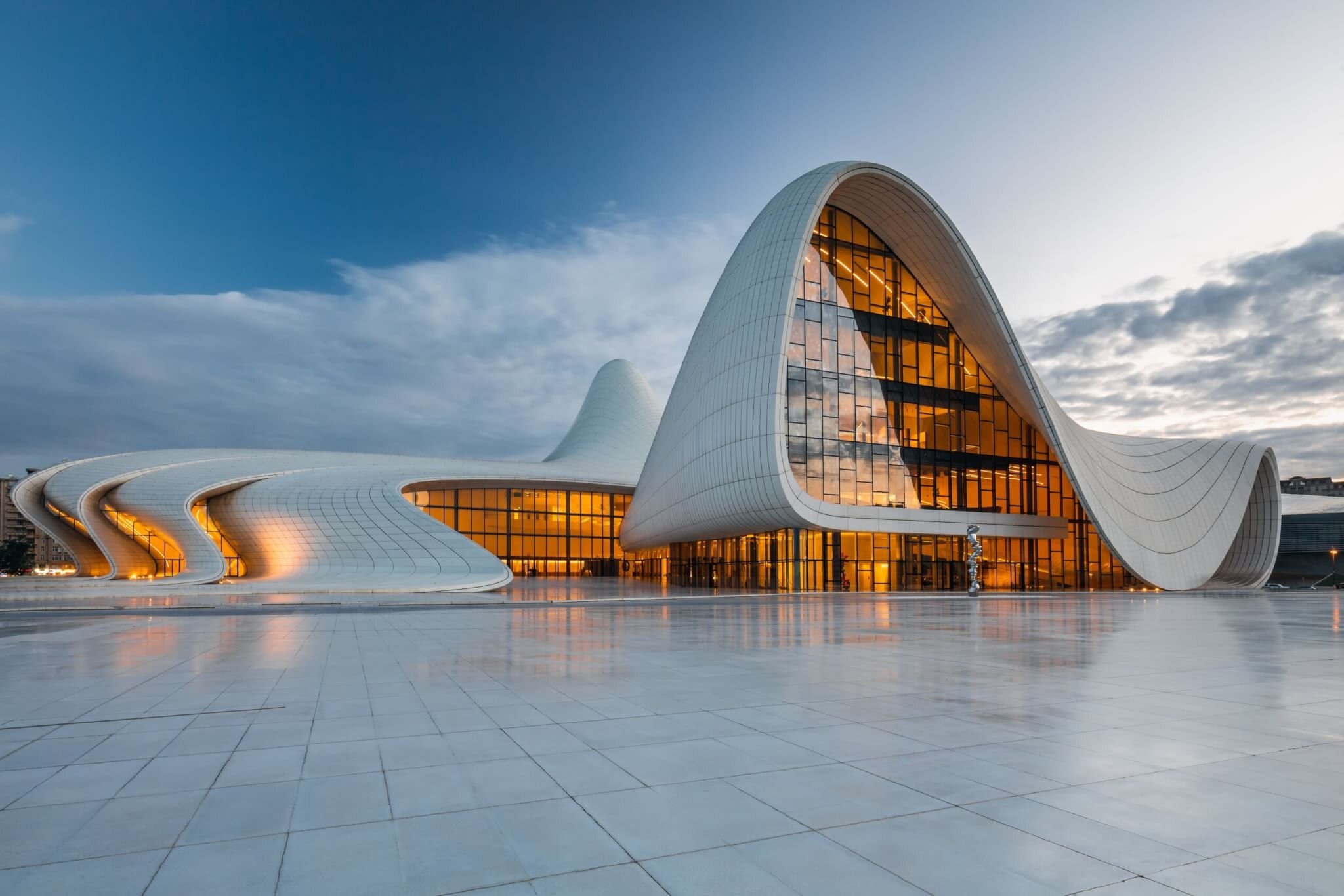 Zaha Hadid : sky is the limit ! • L'Éventail